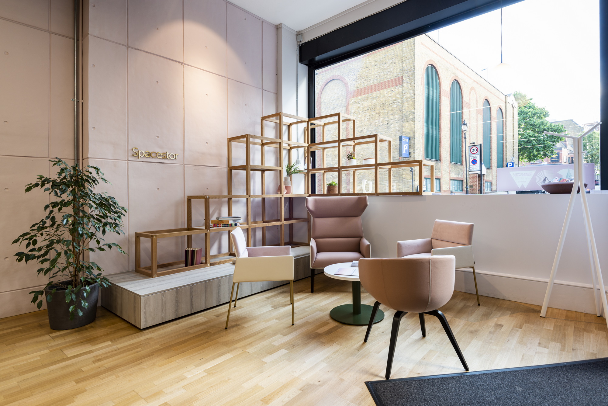 Spacestor | California Cool, London Design