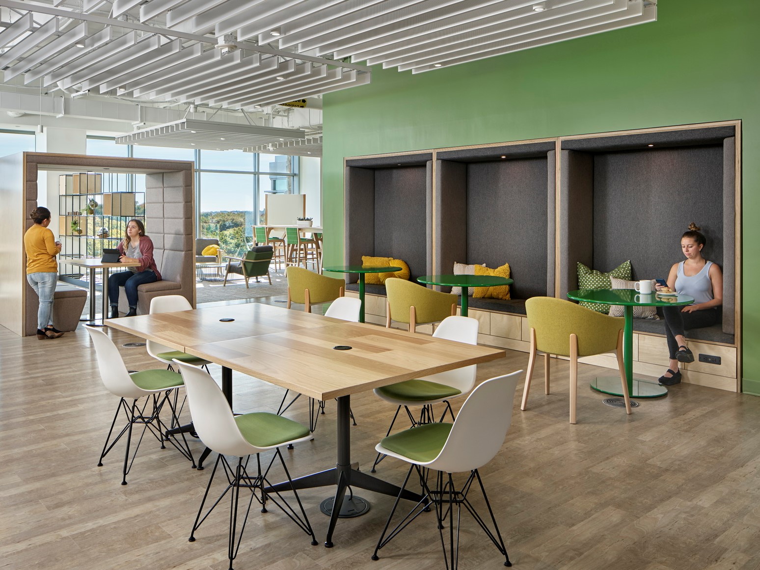 Spacestor | Hybrid Workplace: A Hybrid Approach to Work